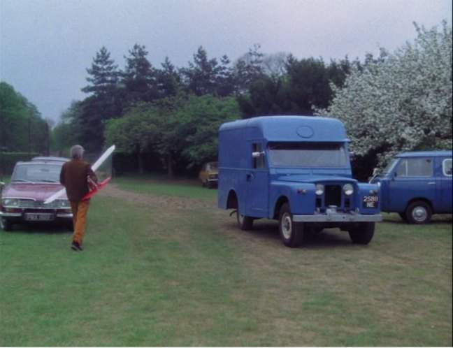 Sky Pirates (1977) – All Cars Featured in the Film | What's After the ...